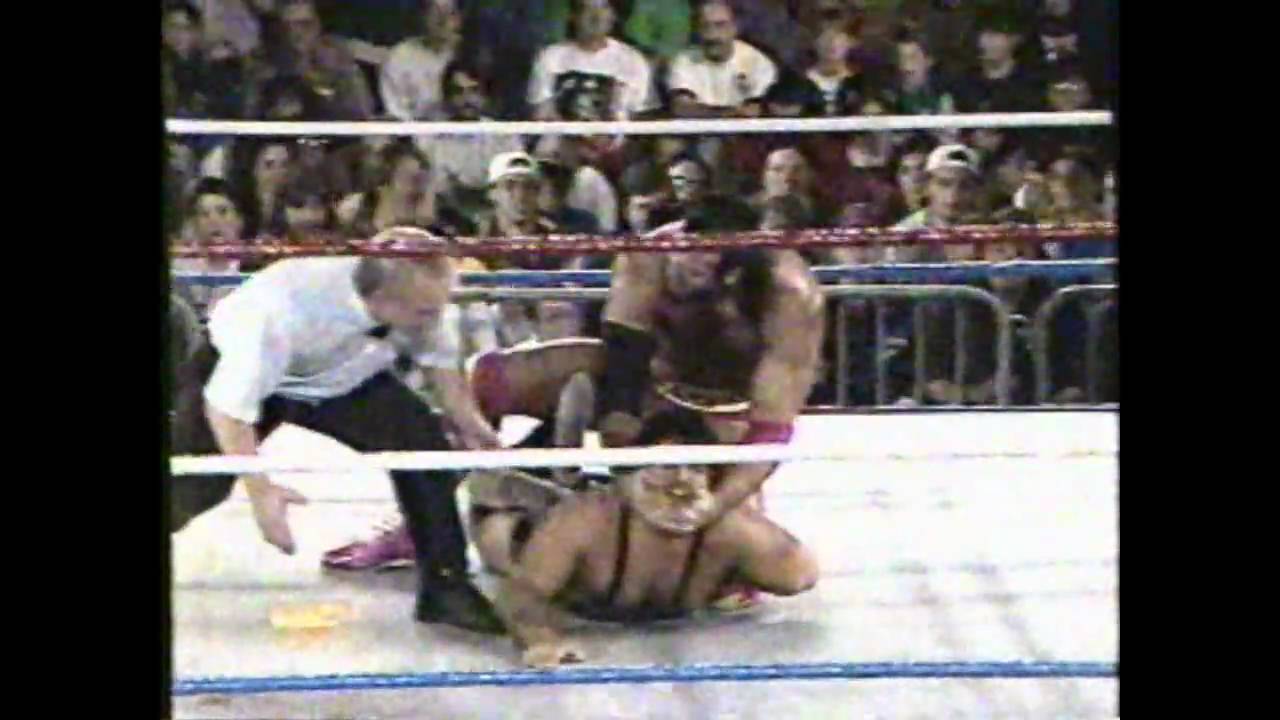 Razor Ramon vs Mike Khoury - YouTube