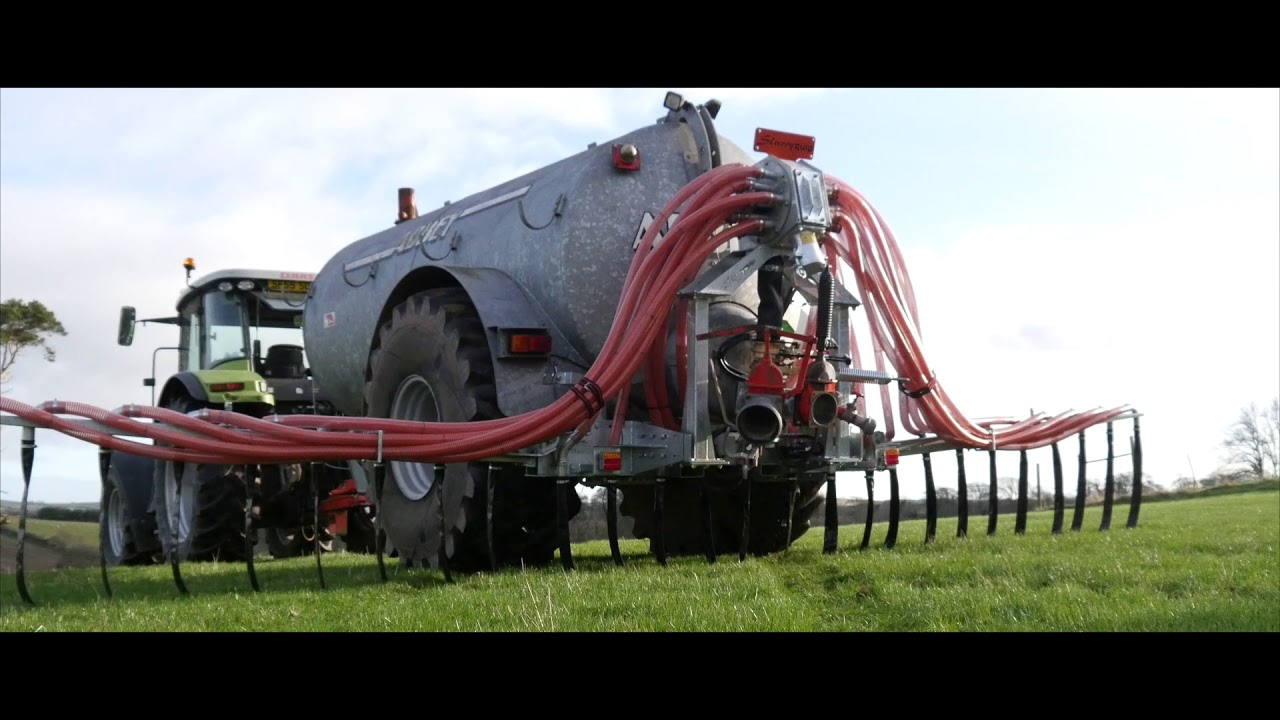 Slurryquip Tanker mounted dribble bar - YouTube