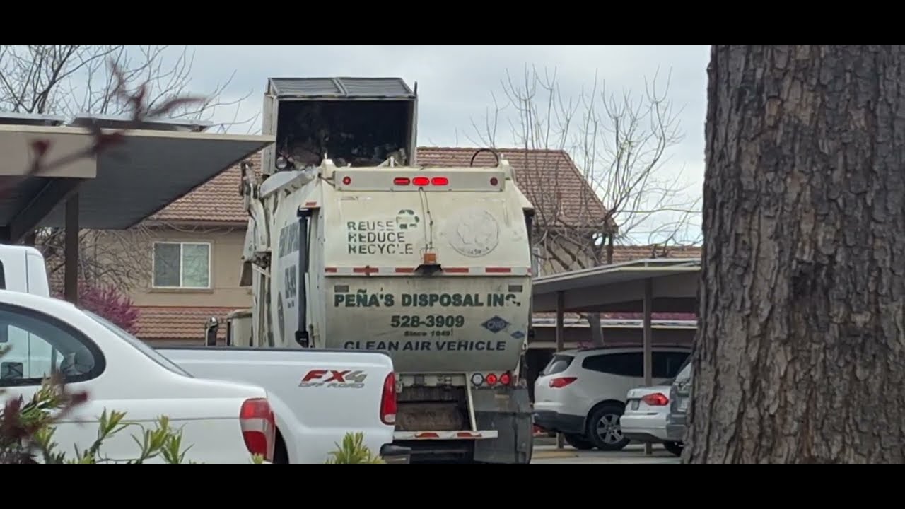 Peña's Disposal inc picking up trash at 8:45 AM - YouTube