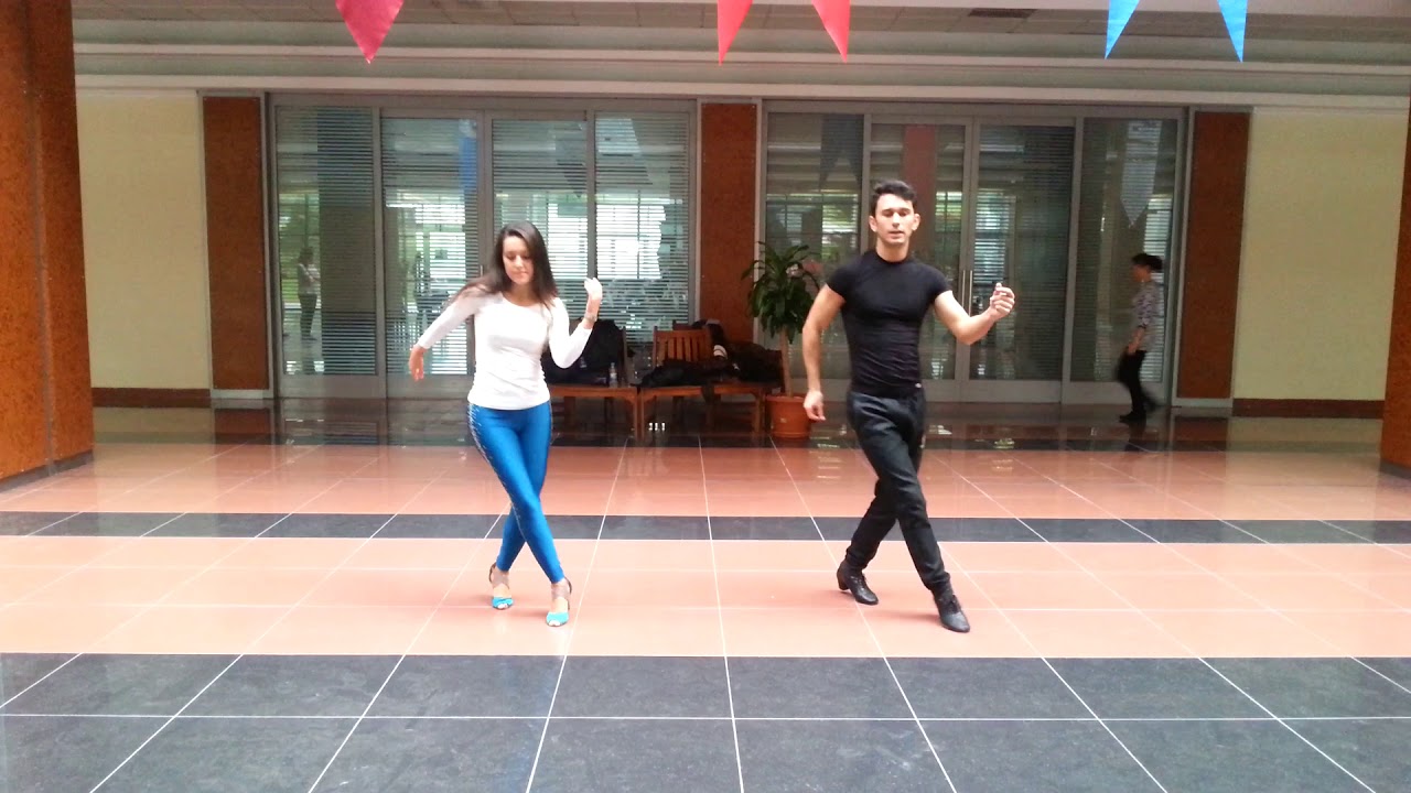 Ersin Altaş & Hande Atalay Salsa Workshop - YouTube