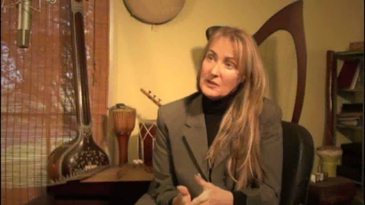 In the Studio with Lisa Gerrard (July 2010) - YouTube
