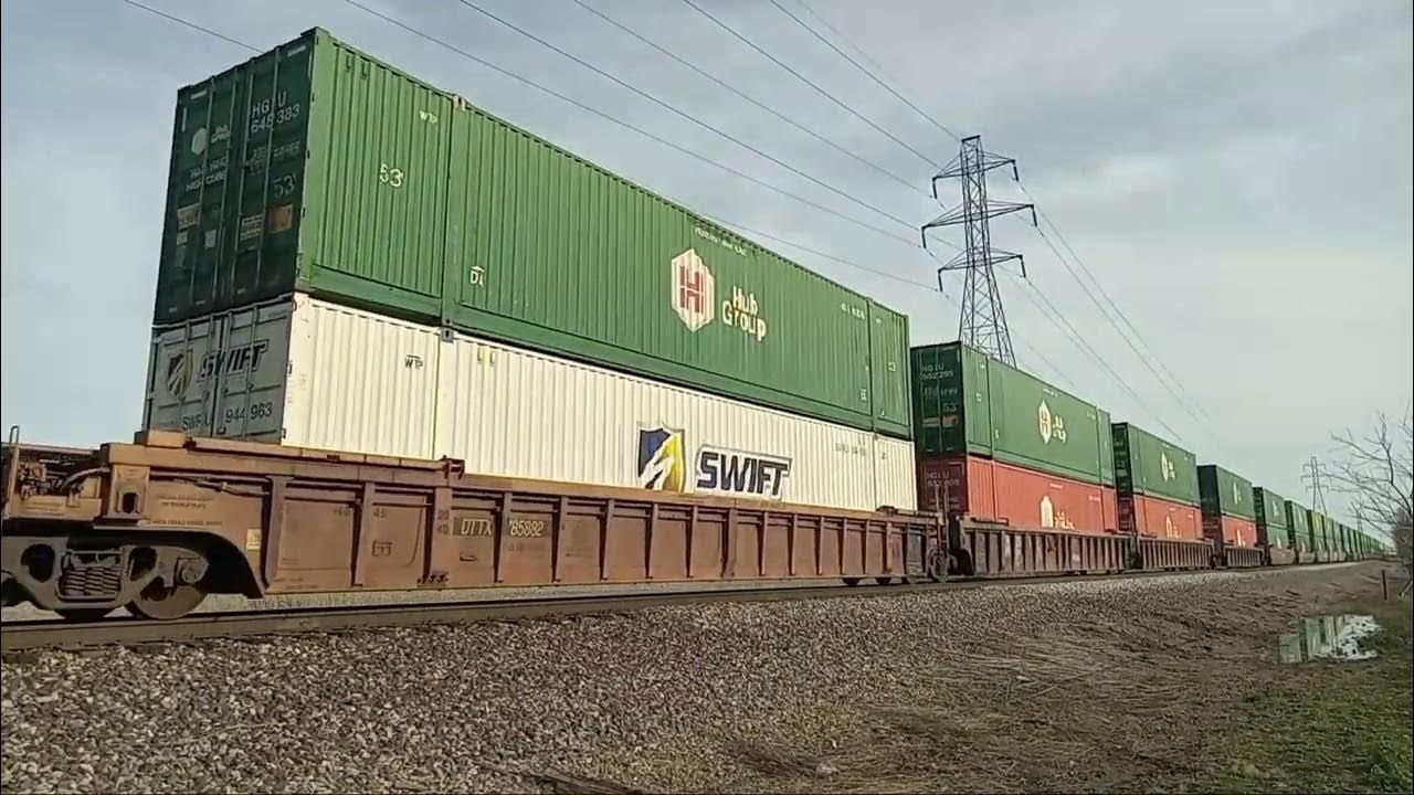 NS 26C (Old NS 282) With a Trio of BNSF Engines and a horn show! - YouTube