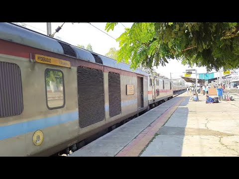 Dakshin SF Express Arriving Vidisha Railway Station with Beautiful ...