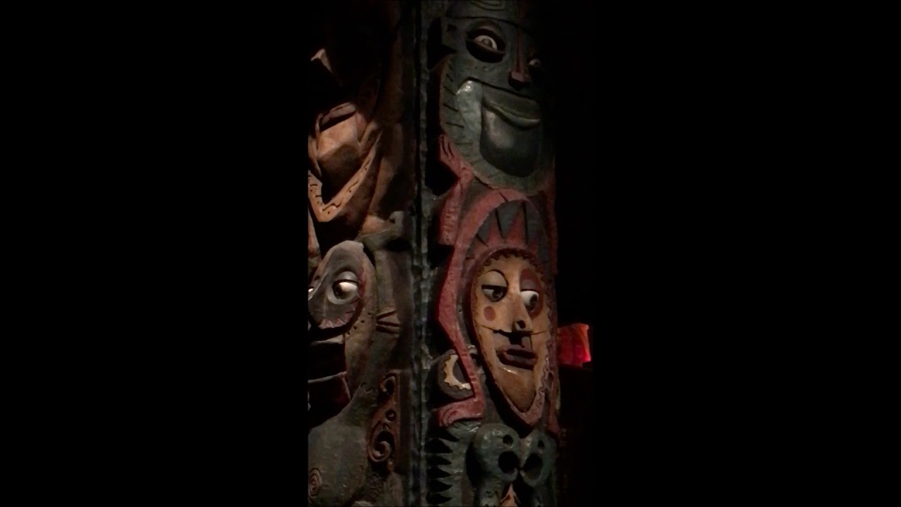 Disneyland - Chanting Tikis in the Tiki Room - YouTube