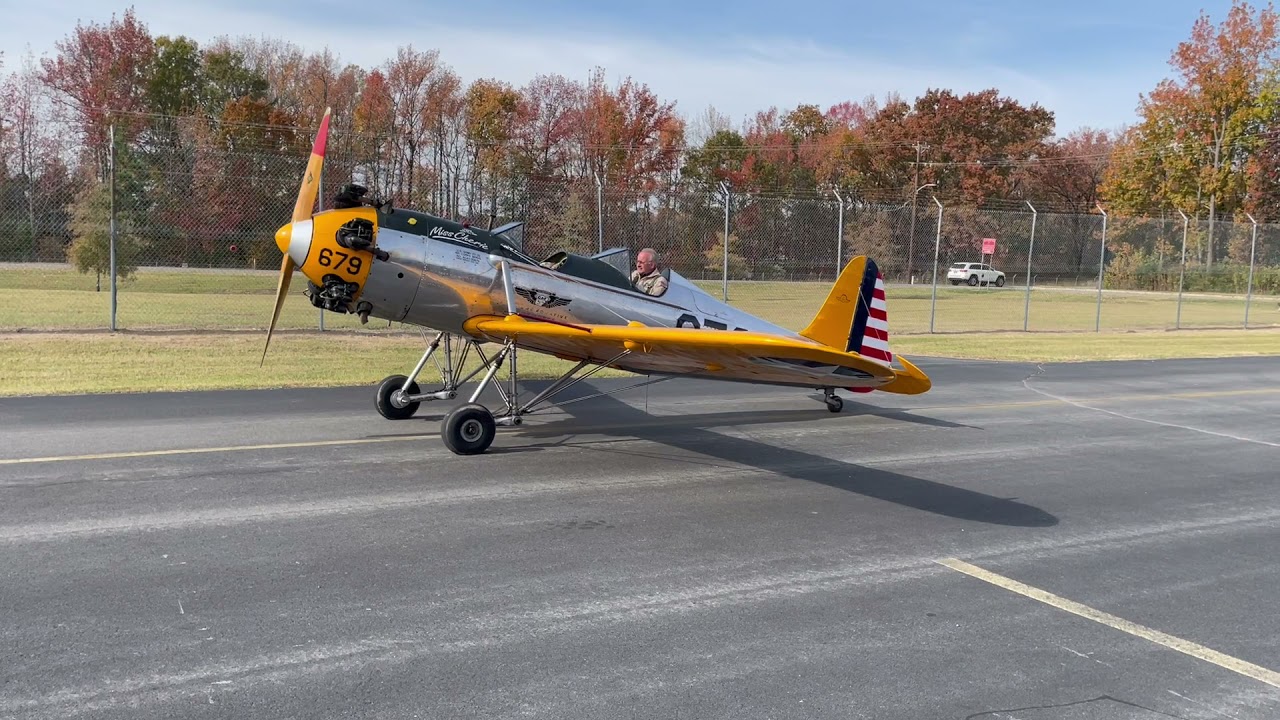 PT-22 "Miss Cherie" of the CAF Razorback Wing - YouTube