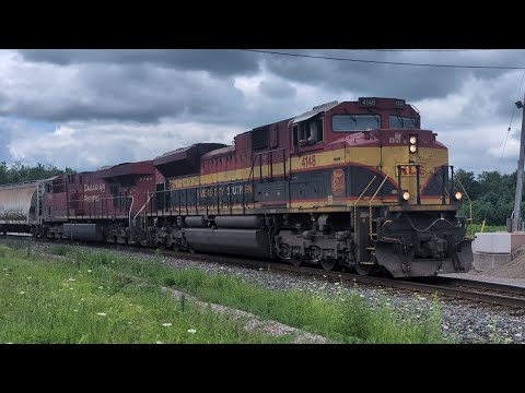 (Wave) CPKC 237 | KCS 4148 leads CP 8791 through Guelph Jct - YouTube