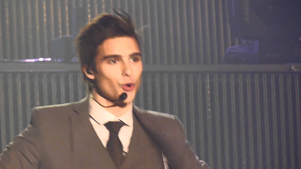 Eric Saade - Sleepless Pop Explosion Malmo - YouTube