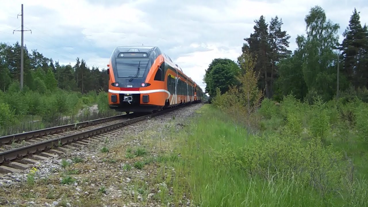 Double Stadler FLIRT DMU at Männiku - YouTube