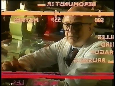 Collecting Vintage Radios. Gerald Wells at the Vintage Wireless Museum ...