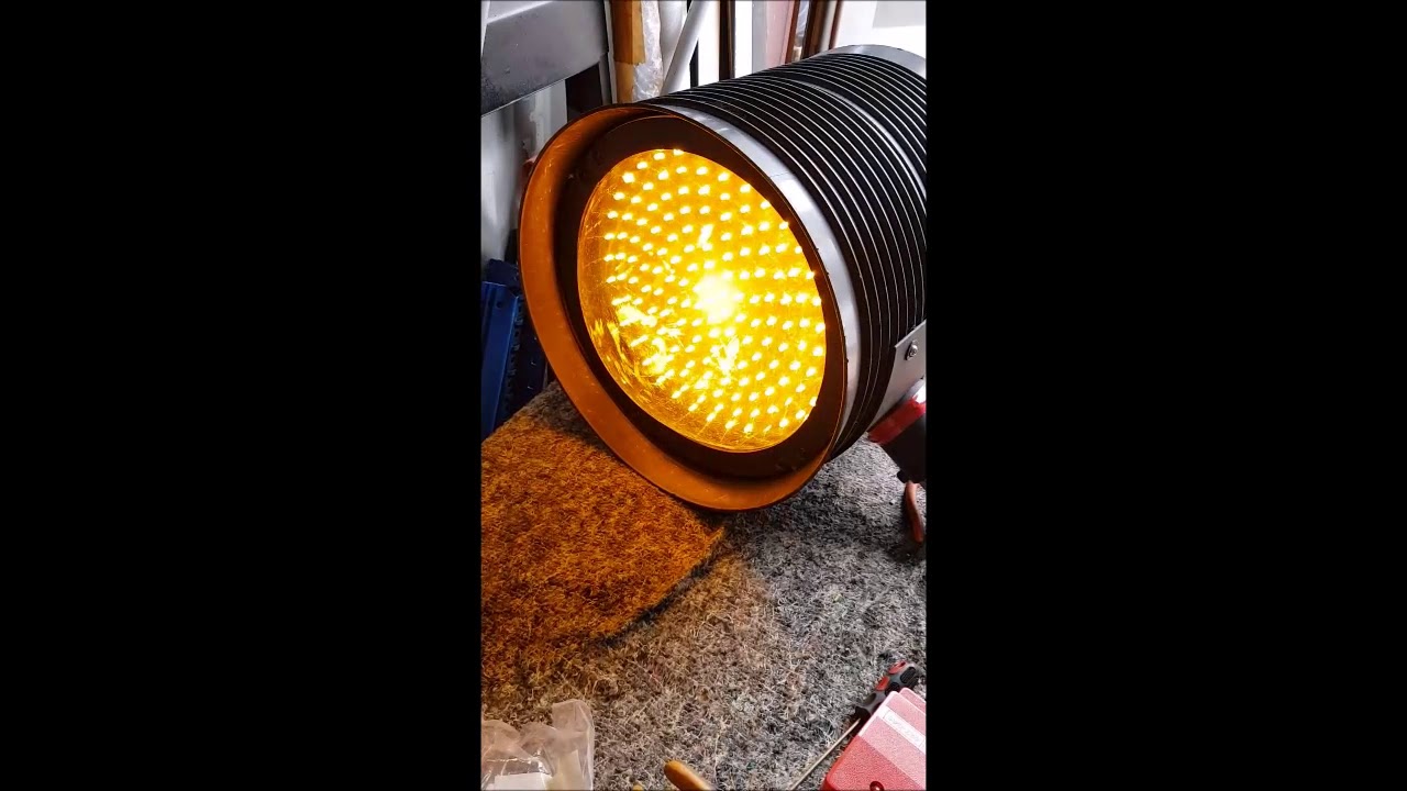 flashing LED Double Sided Belisha Beacons - YouTube