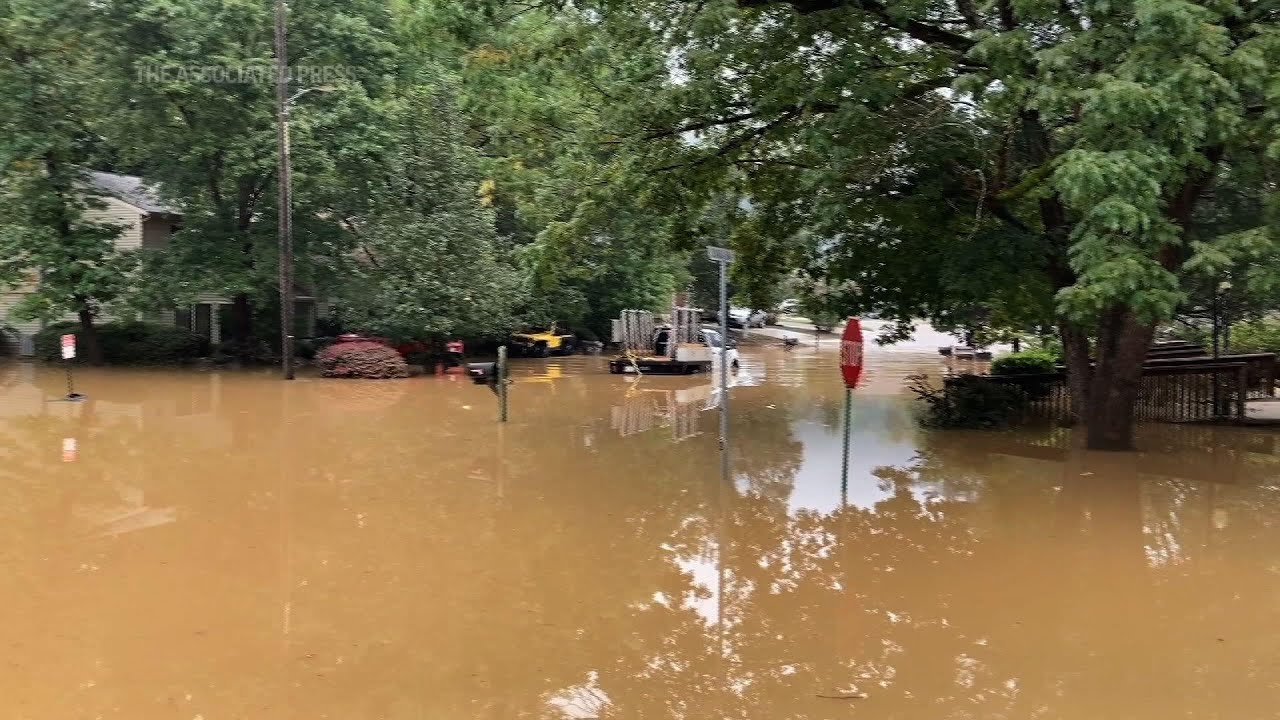 Flash flooding drenches Alabama, kills at least 4 - YouTube