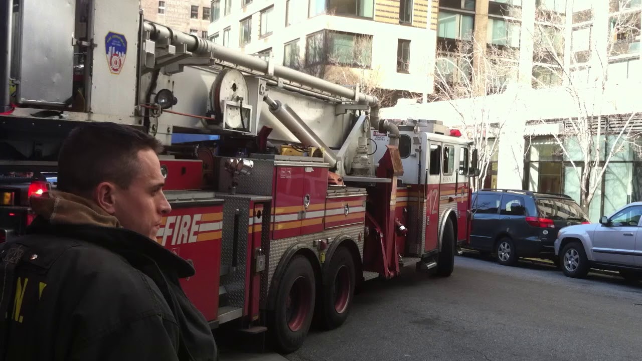 FDNY Ladder 12 Returning - YouTube