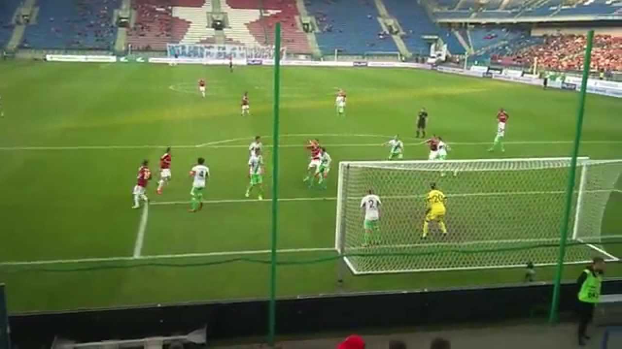 Emmanuel Sarki Goal - Wisła Kraków vs Vfl Wolfsburg 13.10.2013 HD - YouTube