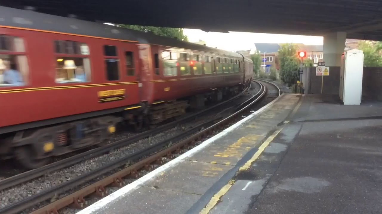 Trains at Poole including 6009 passing - YouTube