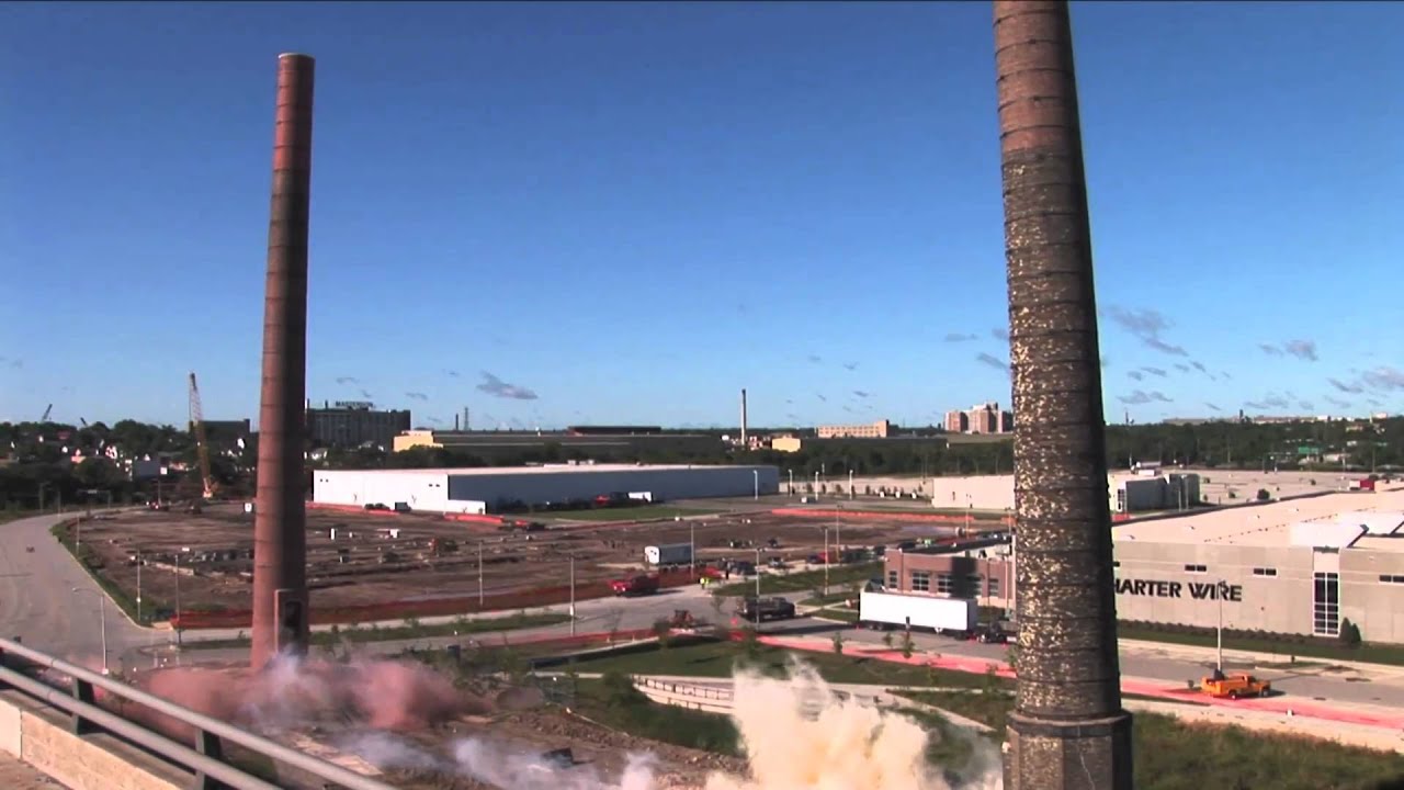 Menomonee Valley Smokestack Demolition - YouTube