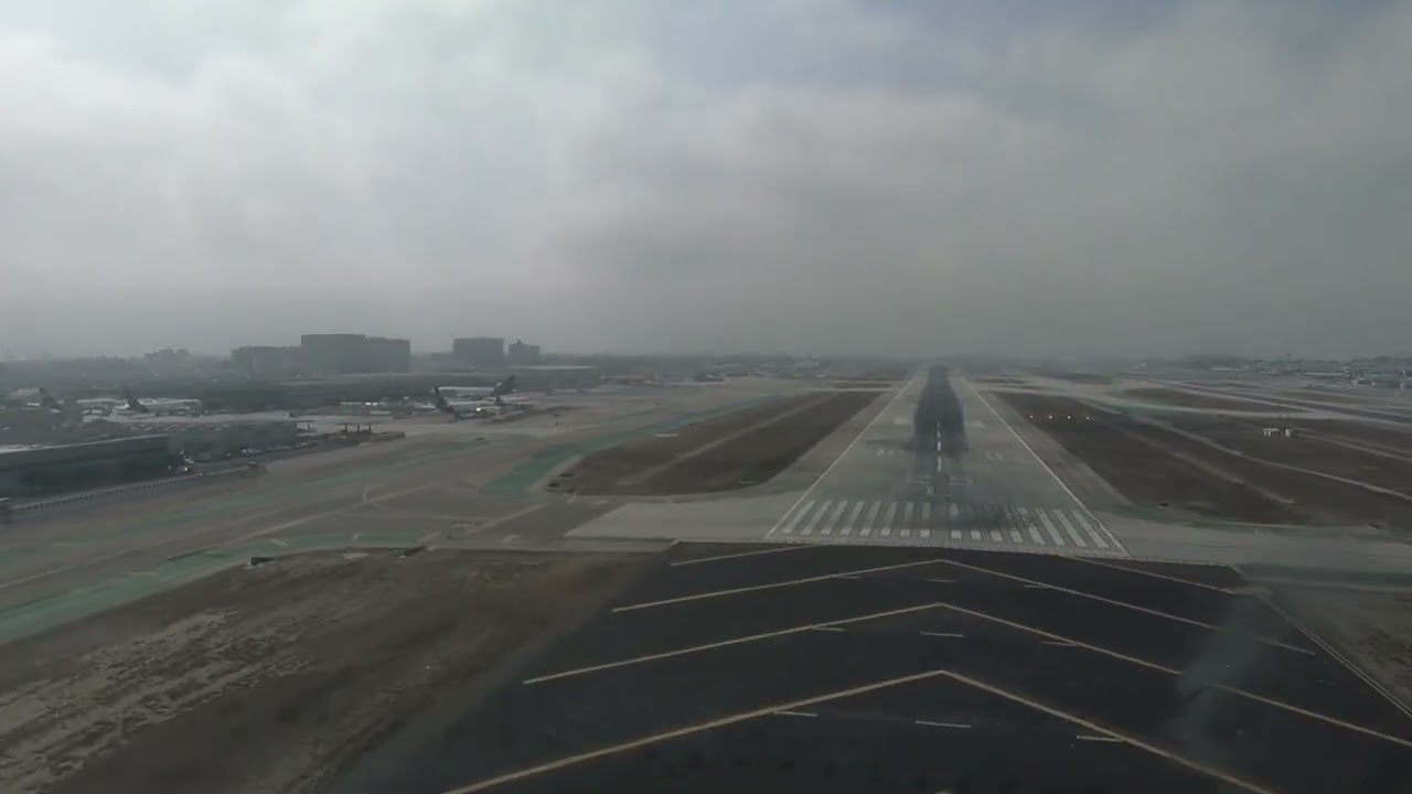 Landing in LAX Runway 25L - B747-400 - YouTube