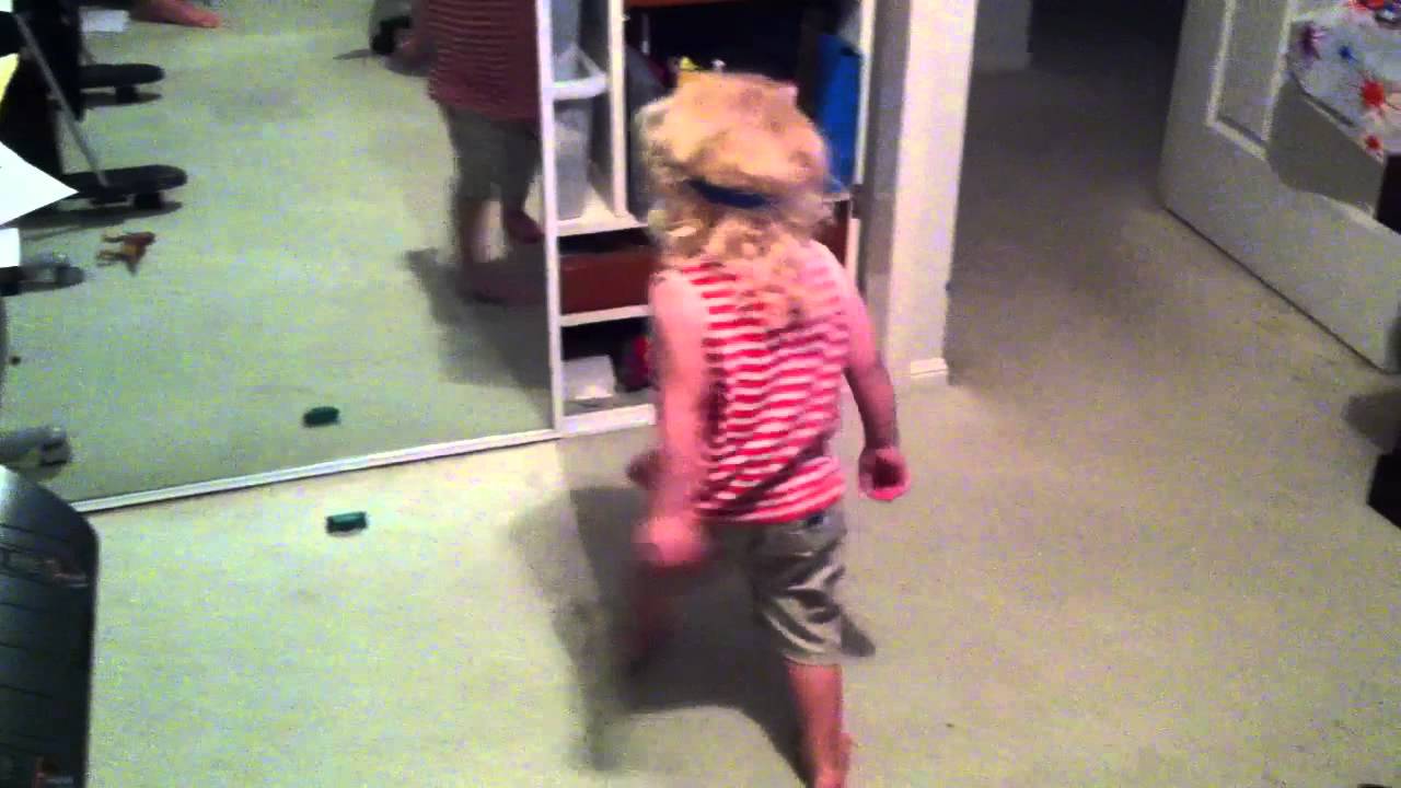 izzy dancing - YouTube