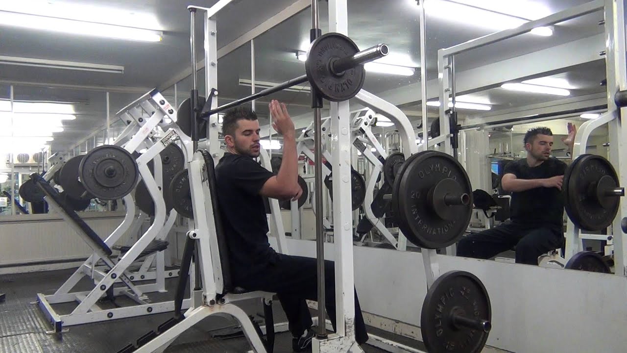 Smith machine Military Press - YouTube