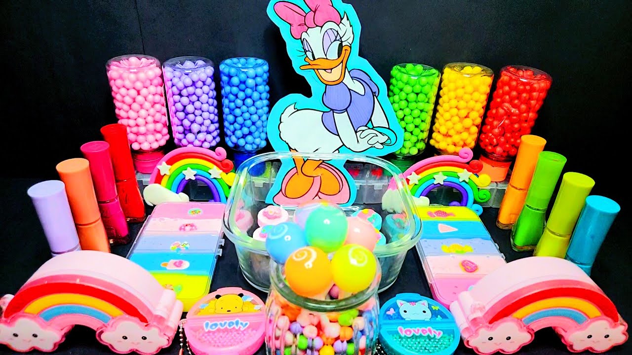 Daisy slime - Disney World - Mixing makeup, makeup, lipstick, glitter ...