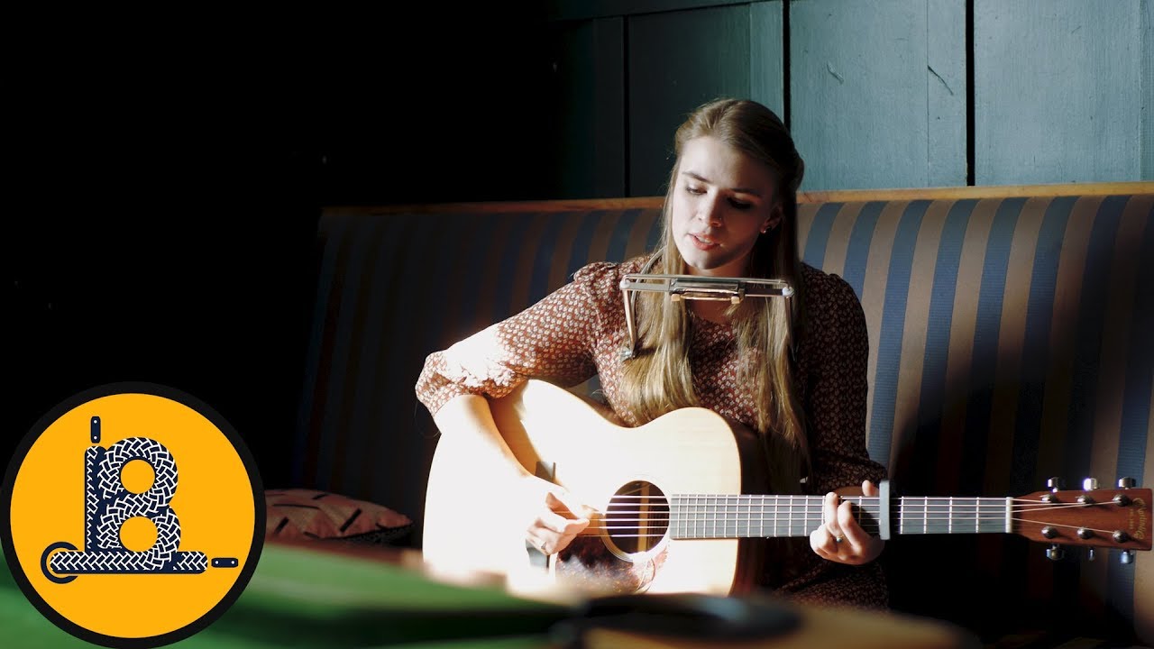 Mariah McCarthy - 1821 || Shoelace Sessions - YouTube