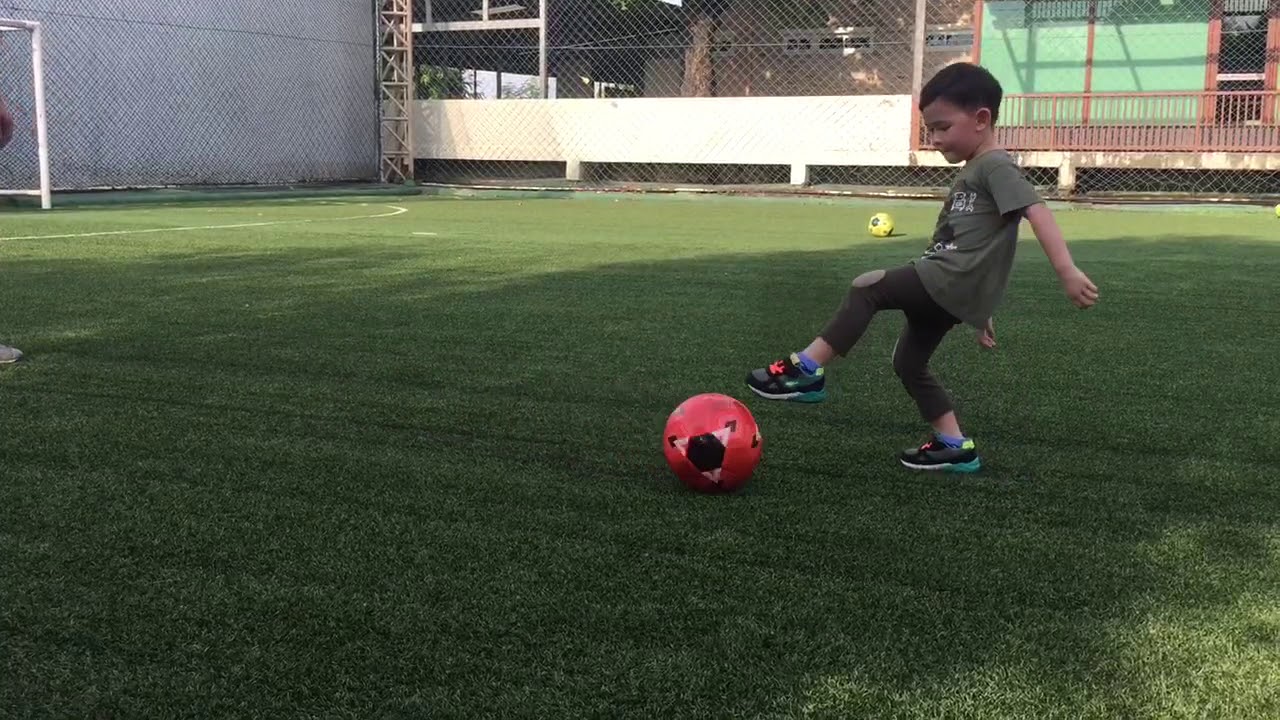 NATT3Y9M LEFT FOOT KICK - YouTube