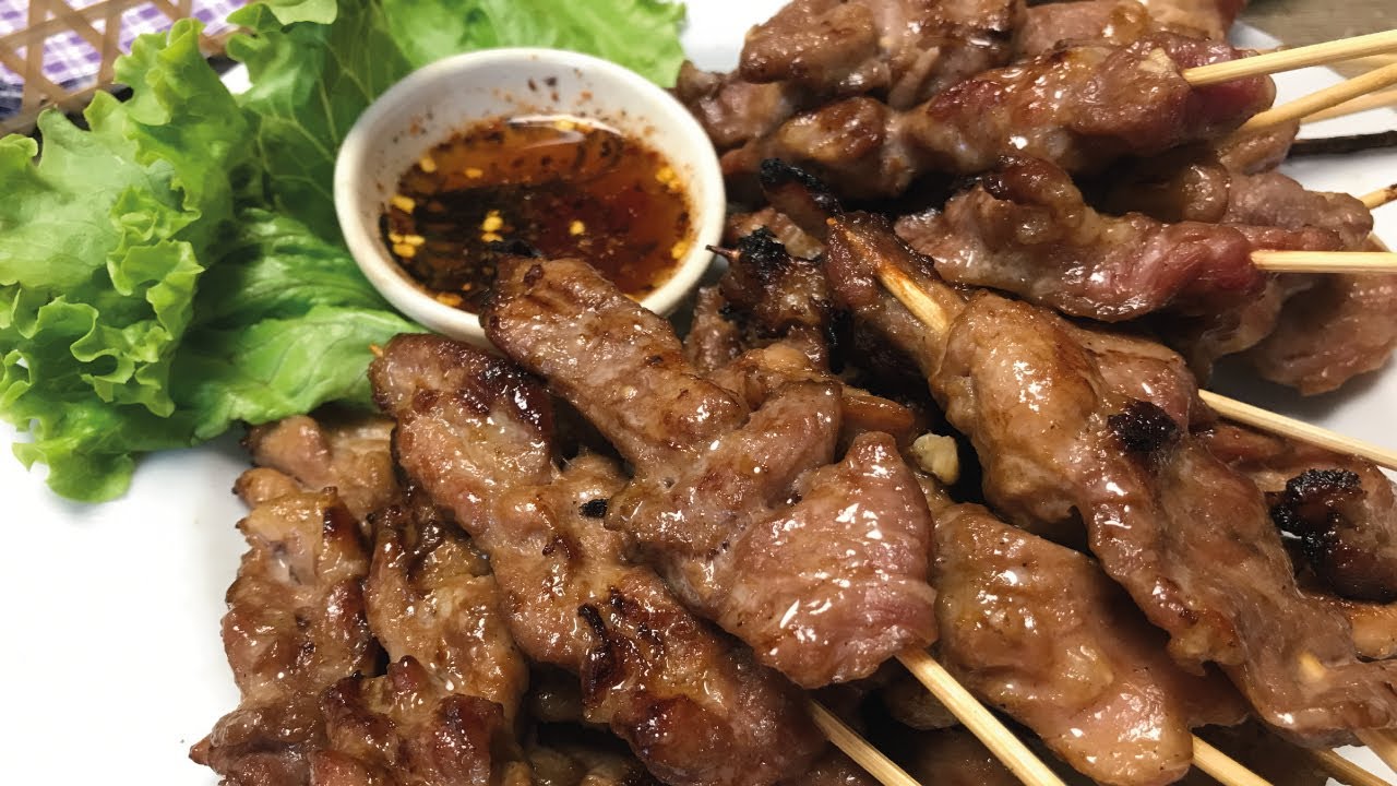 Mu Ping |Thailändisches gegrilltes Schweinespiesse | หมูปิ้ง - YouTube
