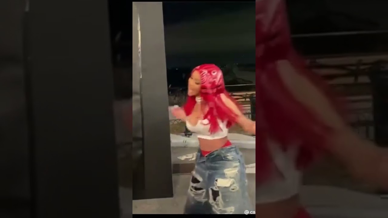 Cardi B "Shake It".... #shorts - YouTube