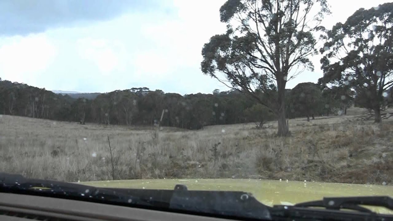sago snow black mountain (guyra) 19 july 2011 - YouTube