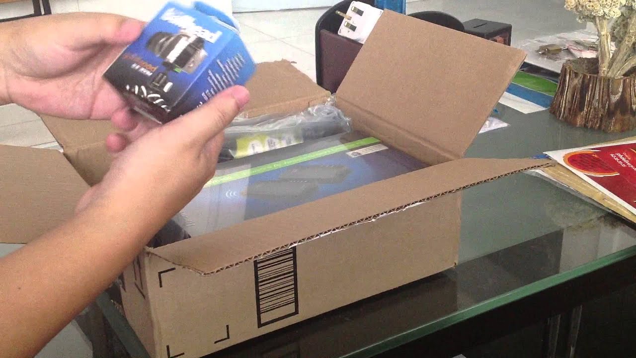 Unboxing Amazon Box - YouTube