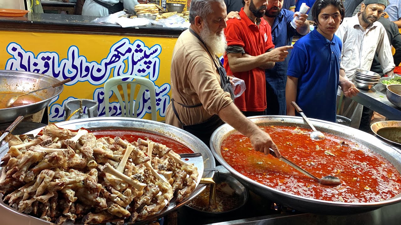80 Year old & 15 year old boy Serve Goat Legs Paya | Street food ...