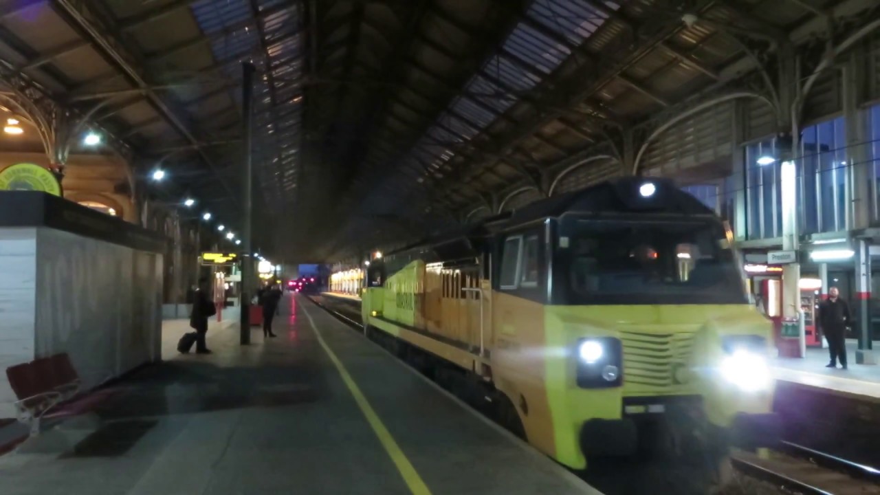 Colas Rail Freight 70802 works 0C98 - Preston, 27/04/17 - YouTube