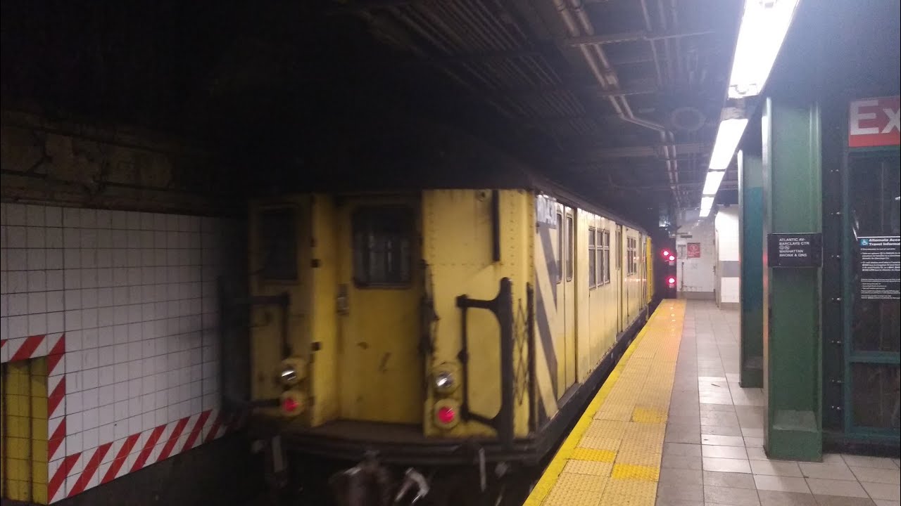 ⁴ᴷ R156-R33 Work Train With Repainted Hopper Cars at Atlantic Avenue ...