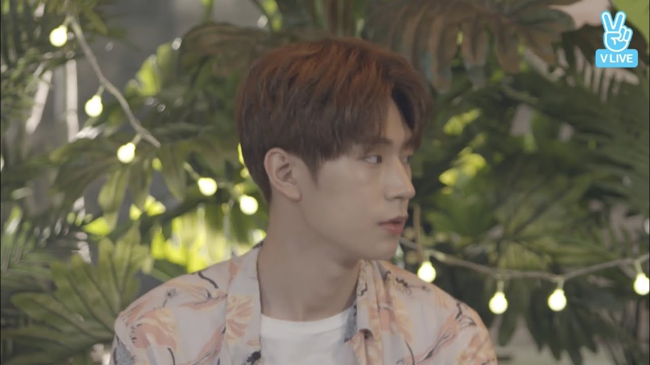 [VLIVE] KNK 크나큰 - Eating Show 같이먹어요 (CC subs) - YouTube