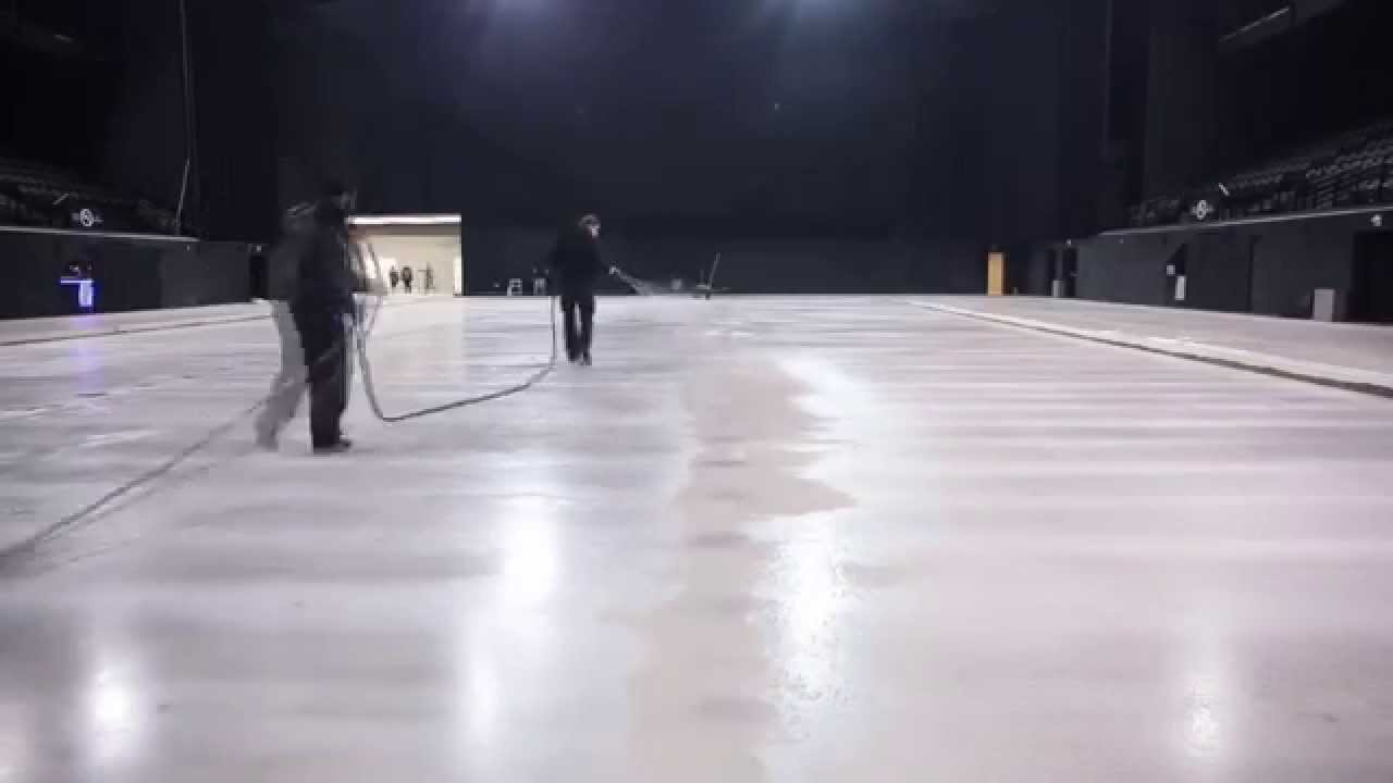Ice making of Ice Age Live! - YouTube