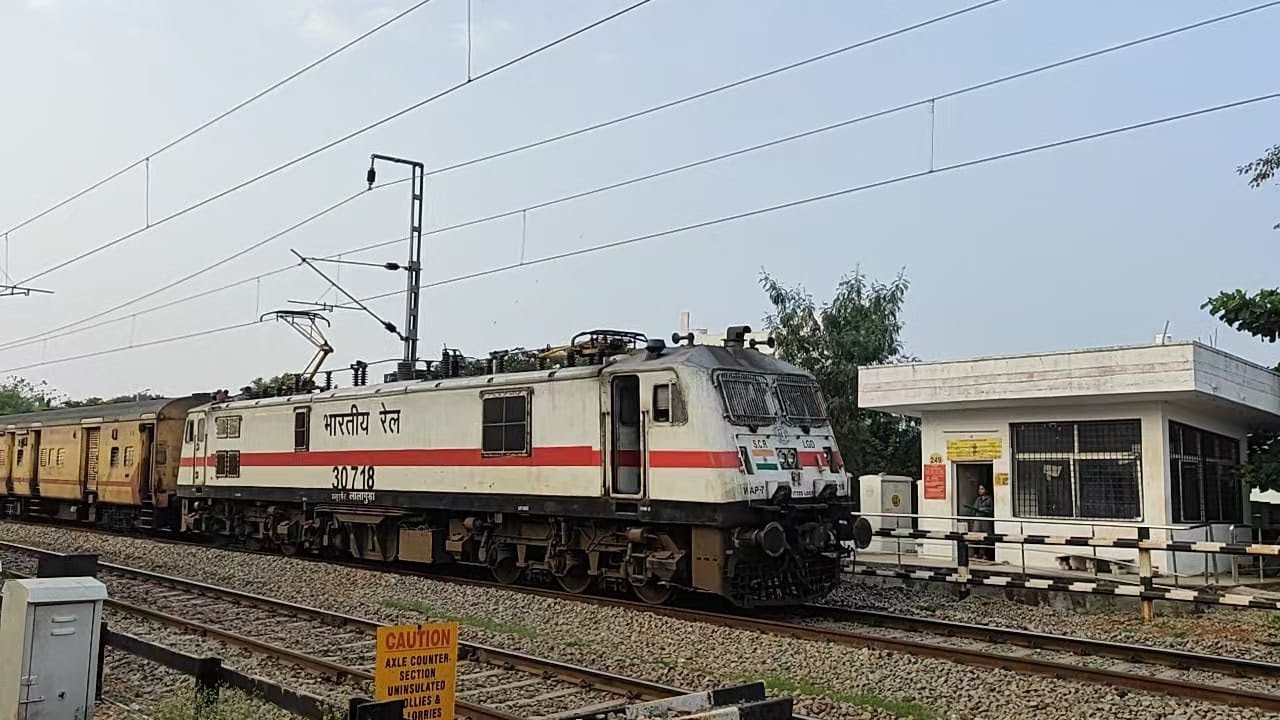 Train No. 12785 Kacheguda (KCG)- Mysuru (MYS) Super Fast Express (Empty ...