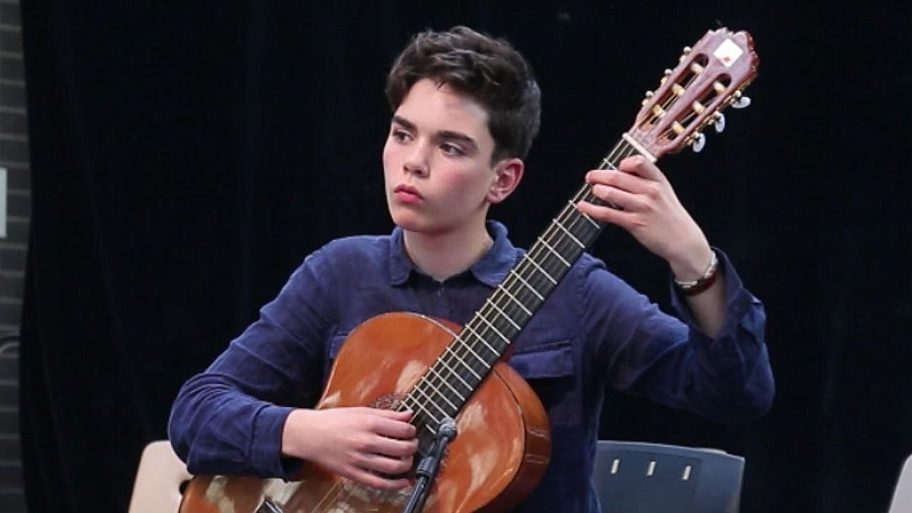 Roland DYENS "Alba Nera" par André NOBILE, guitare - Concours de ...