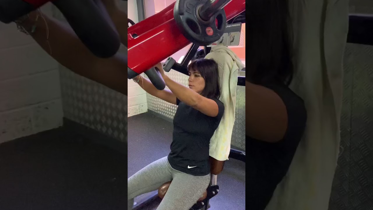 Pecho Press superior máquina libre - YouTube