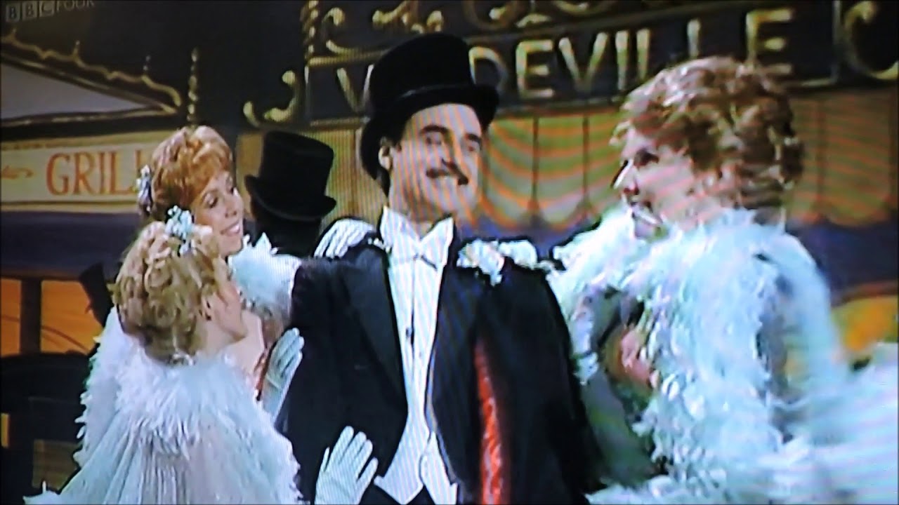 Dudley Stevens The Players Theatre sing Fred Barnes Songs - YouTube