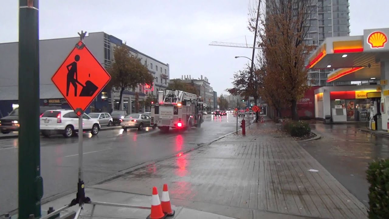 Vancouver Fire Quint 18, Engine 22 & Hazmat Tender 22 Responding ...