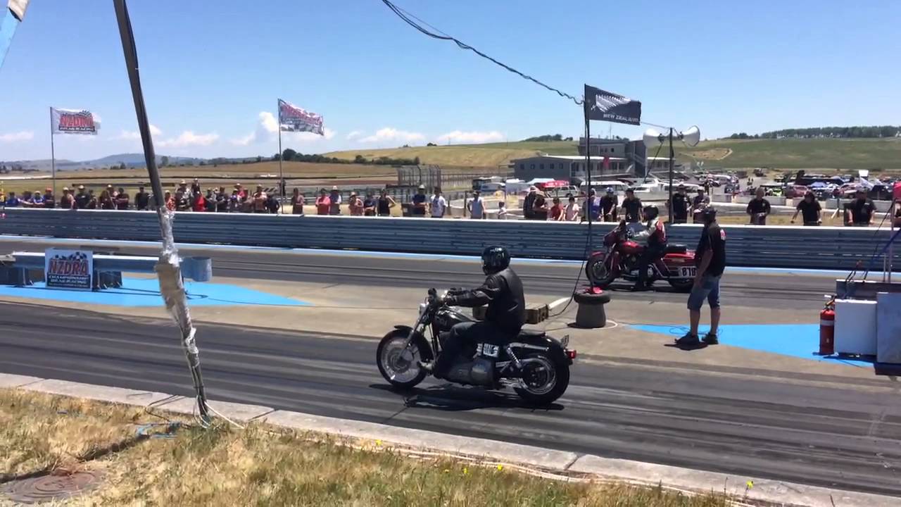 Harley Drag Racing New Zealand - YouTube