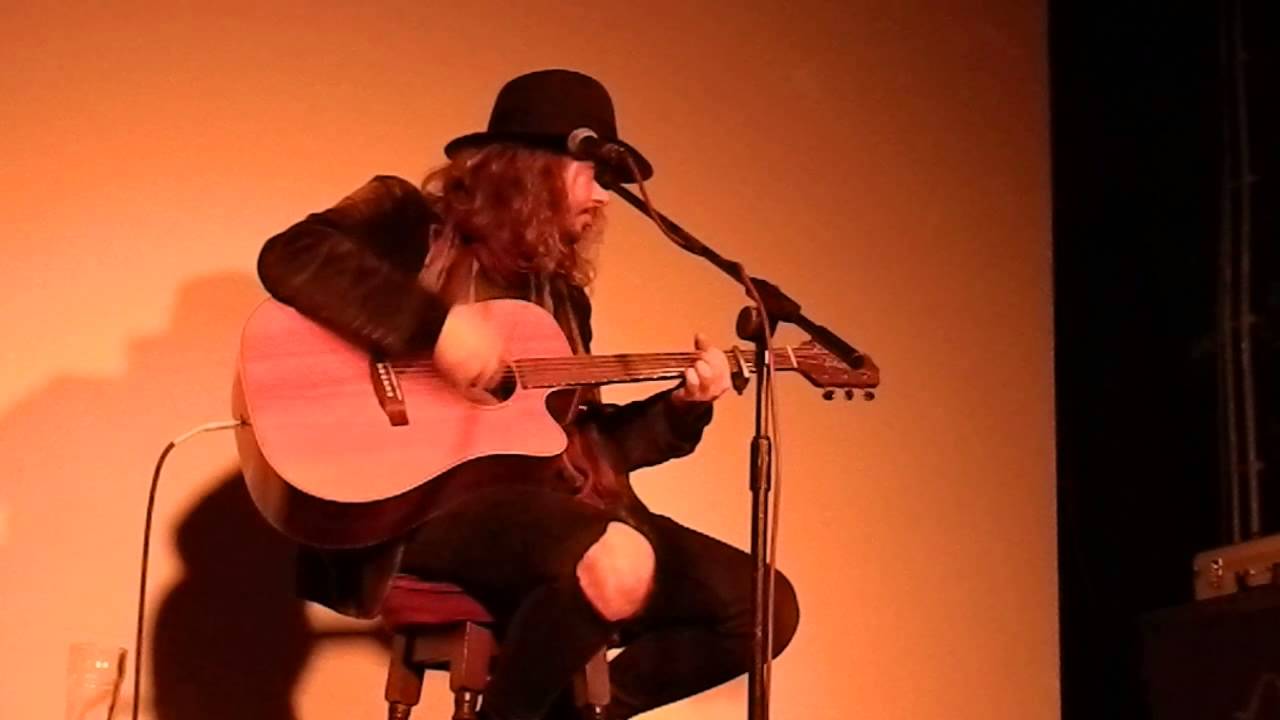 Adam Slack (The Struts) Wonderwall Cover - YouTube