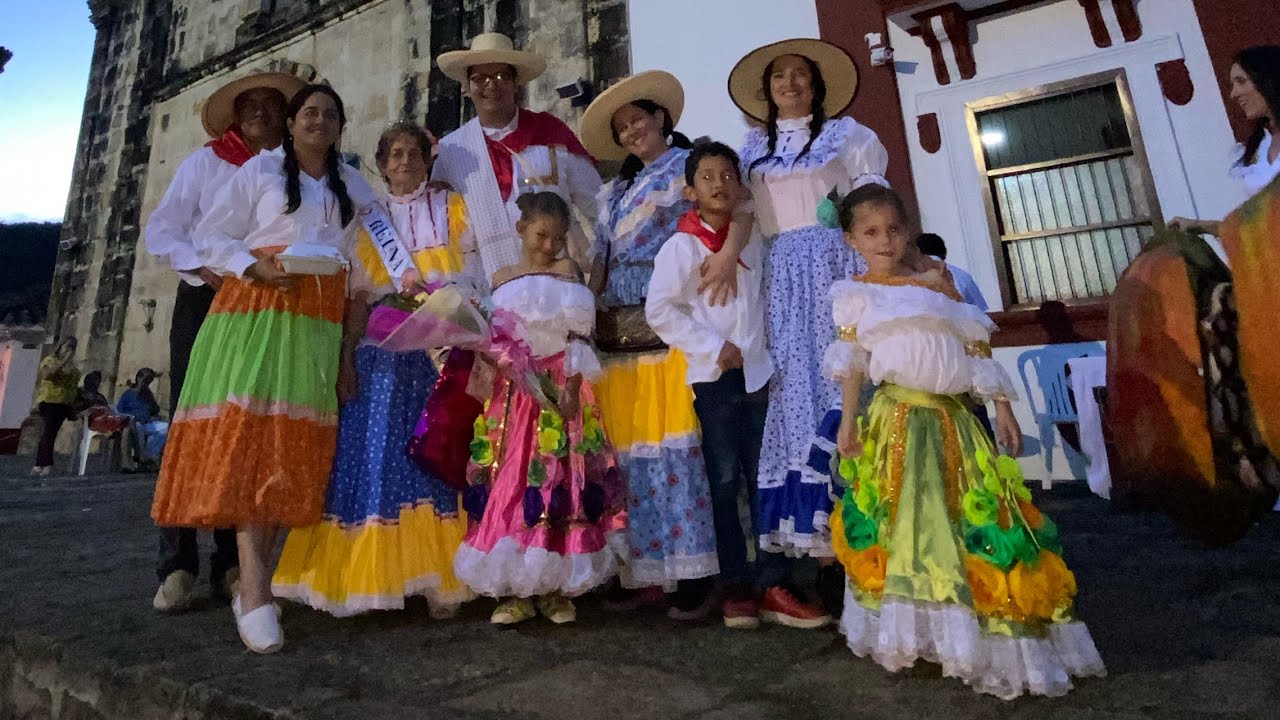 Bambuco tradicional - YouTube