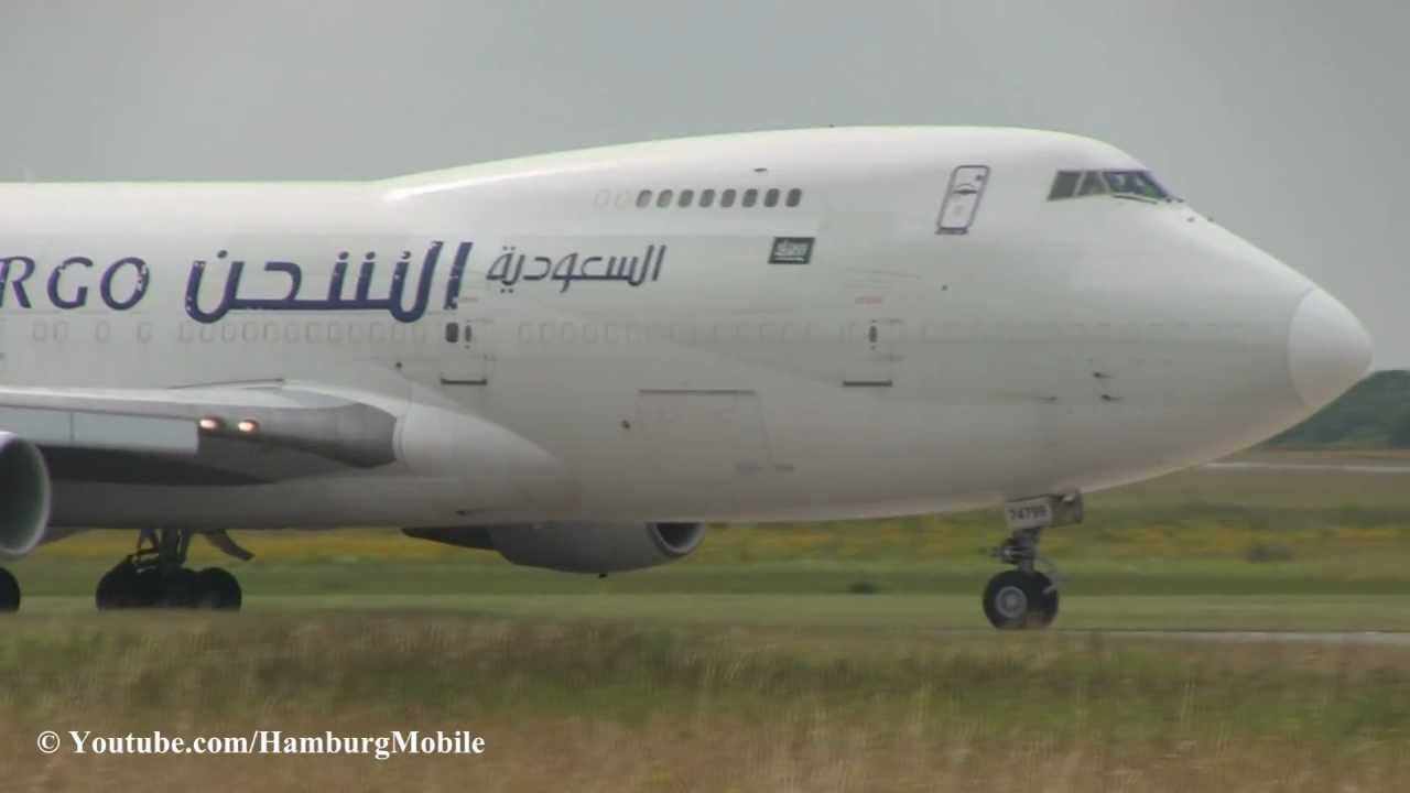 B747-200 Classic CLOSE TAKEOFF - GREAT SOUND !! - YouTube