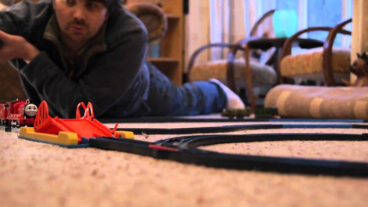 James's Thomas The Tank Engine and friends toy train crashes - YouTube