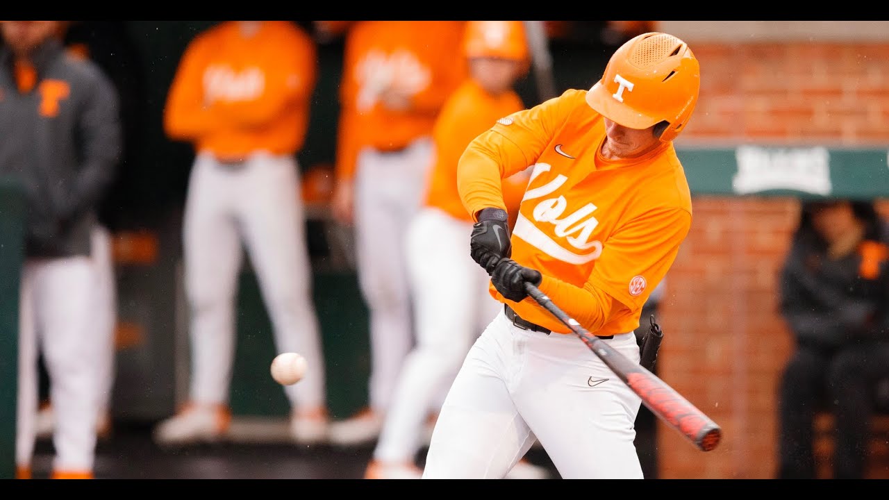Jared Dickey talks No. 15 Vols' dominant sweep of Iona - YouTube