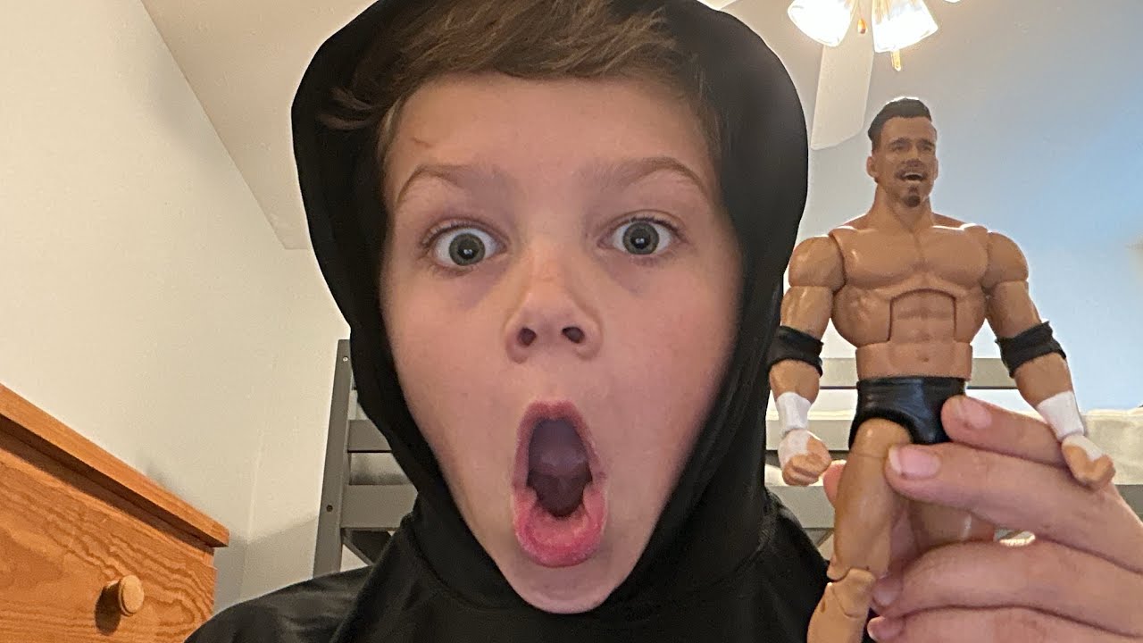 Making a custom Austin theory, bodybuilder action figure - YouTube