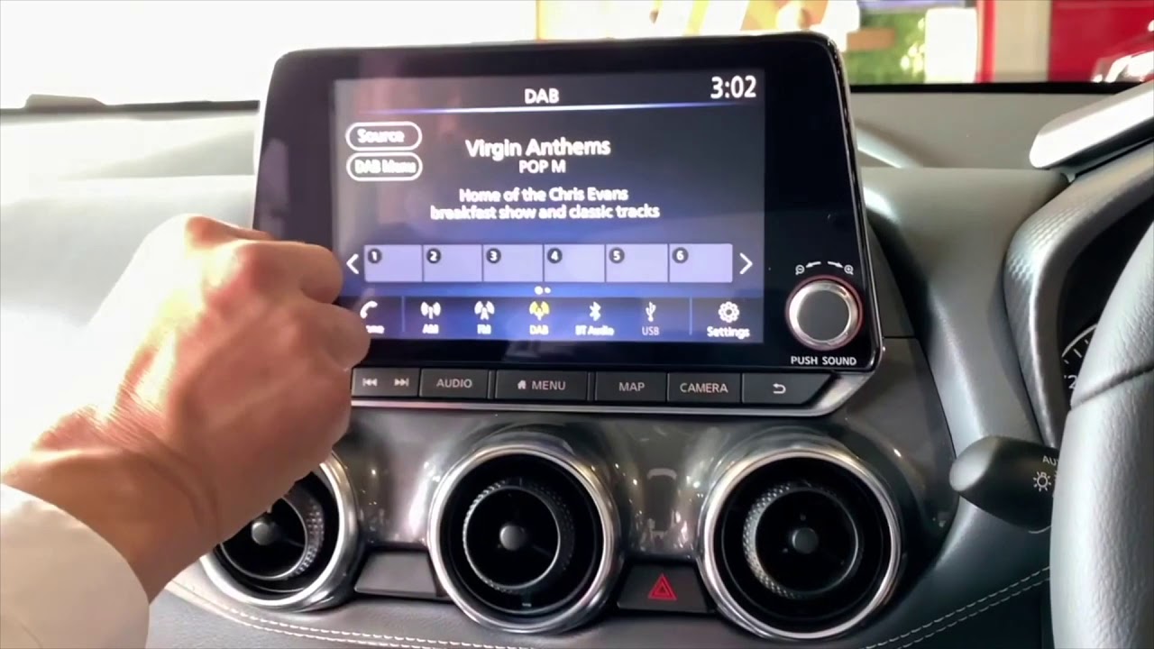 Nissan Juke Handover - Display and Infotainment Guide - YouTube