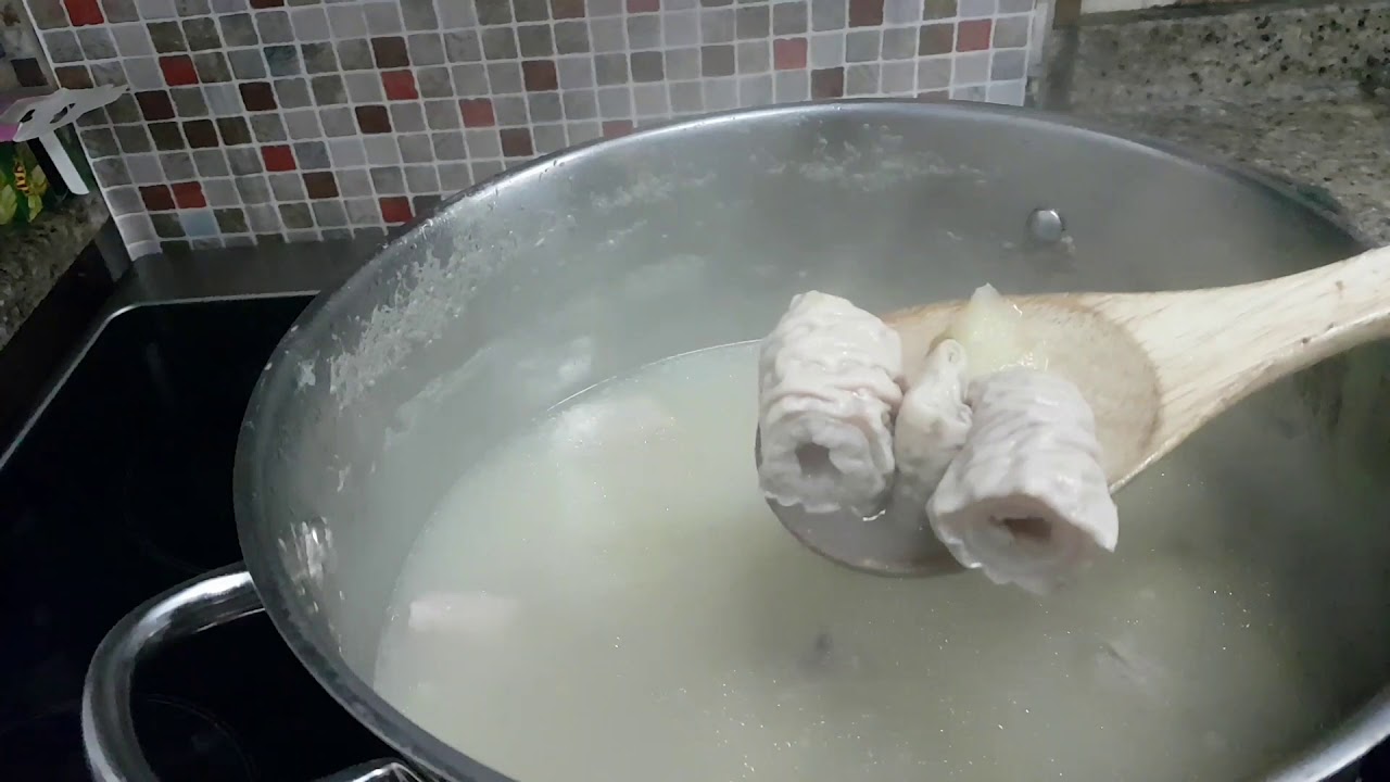 Tumbong soup ala hudz (isaw ng baboy) - YouTube