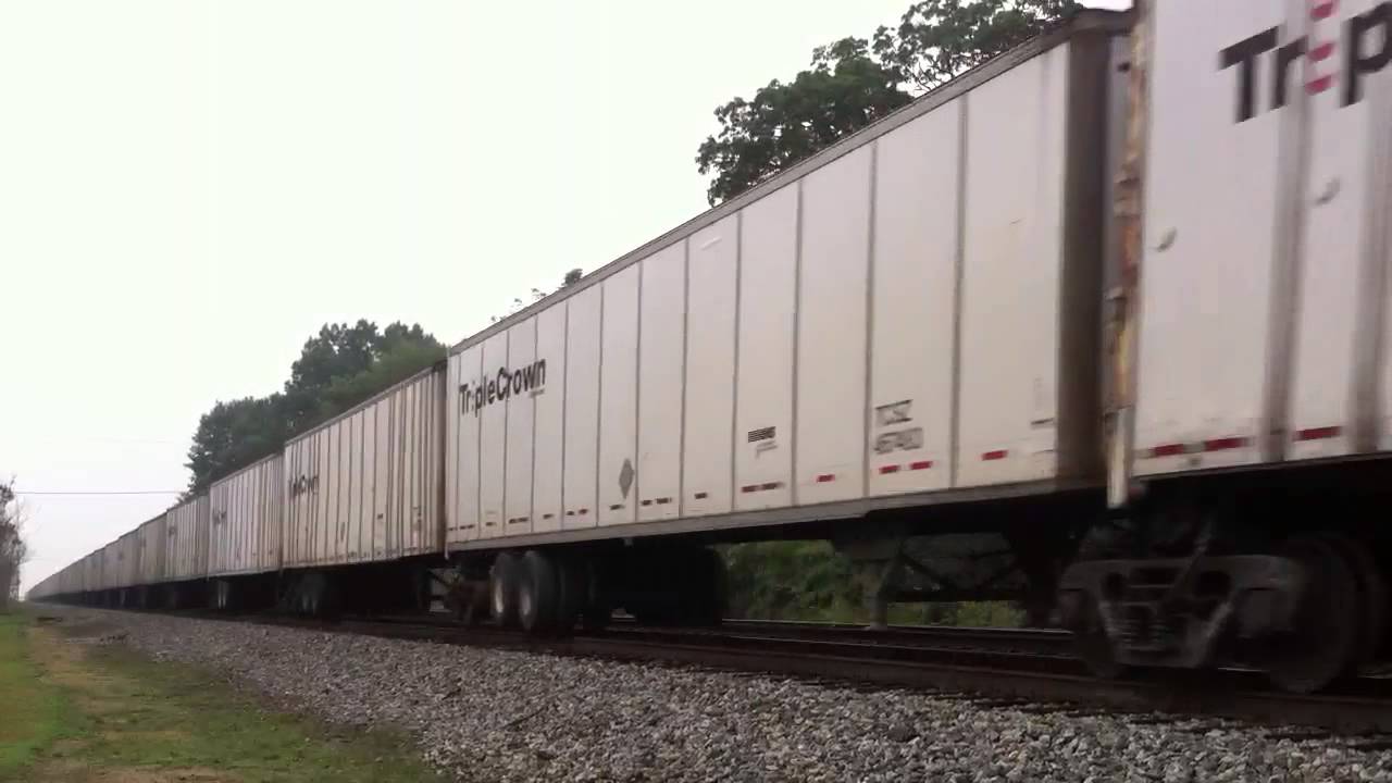 Norfolk Southern Triple Crown Roadrailer train - YouTube