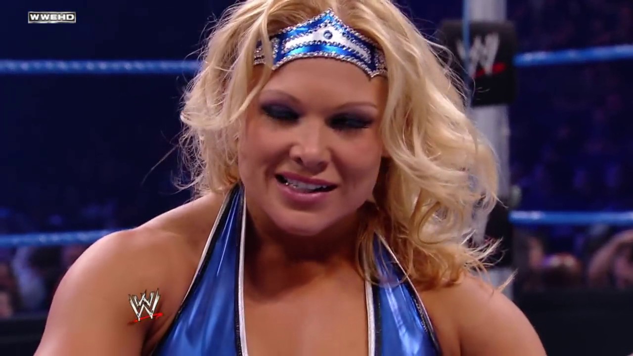 Local Athlete vs Beth Phoenix - YouTube